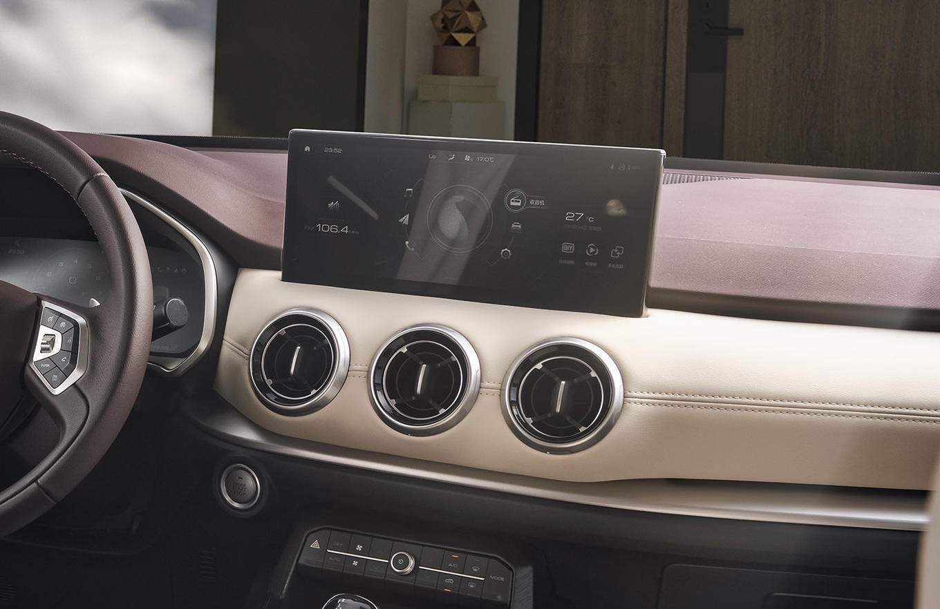 安全配置再攀新高，2021款WEY VV6 14.8万元起售 - 油门到底